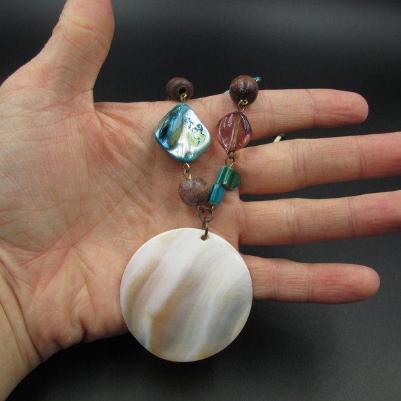 Jewelry | Vintage 19 Inch Stunning Shell Pendant Necklace | Poshmark